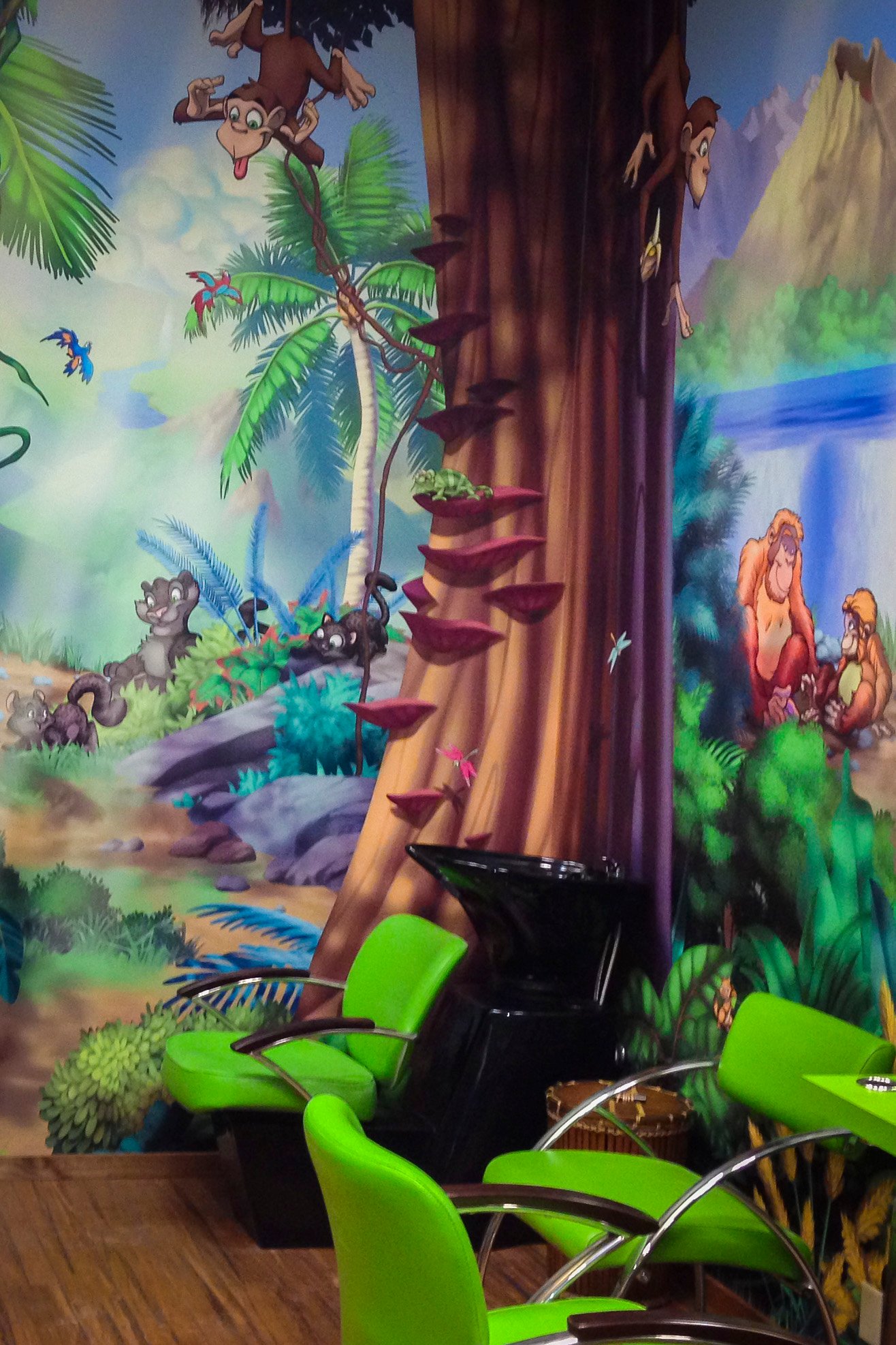 Monkey Dooz Jungle Cutz - Riverside, CA | Wacky World Studios